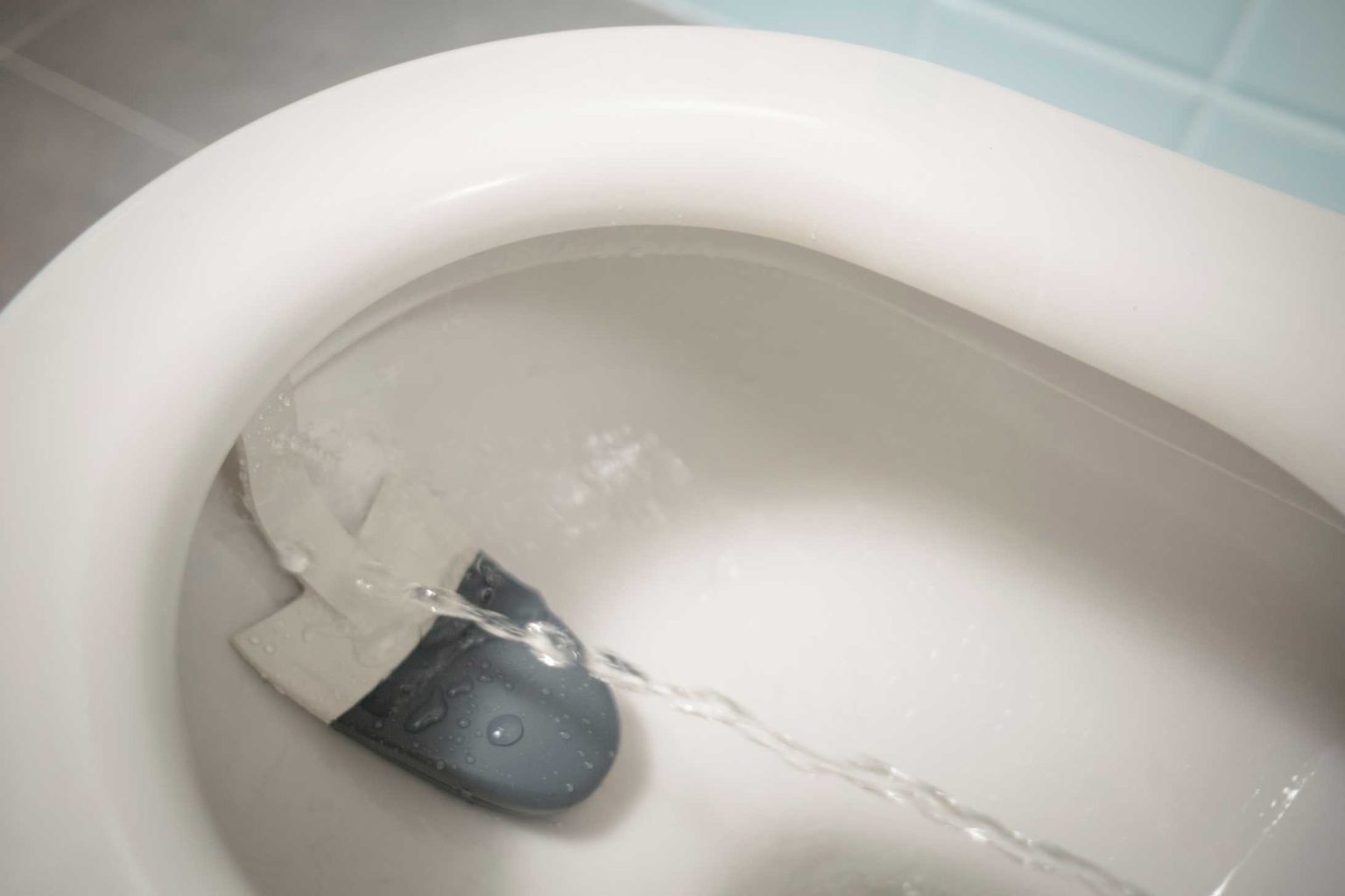 Vivoo Smart Toilet Brings Daily Hydration Tracking To Any Bathroom ...